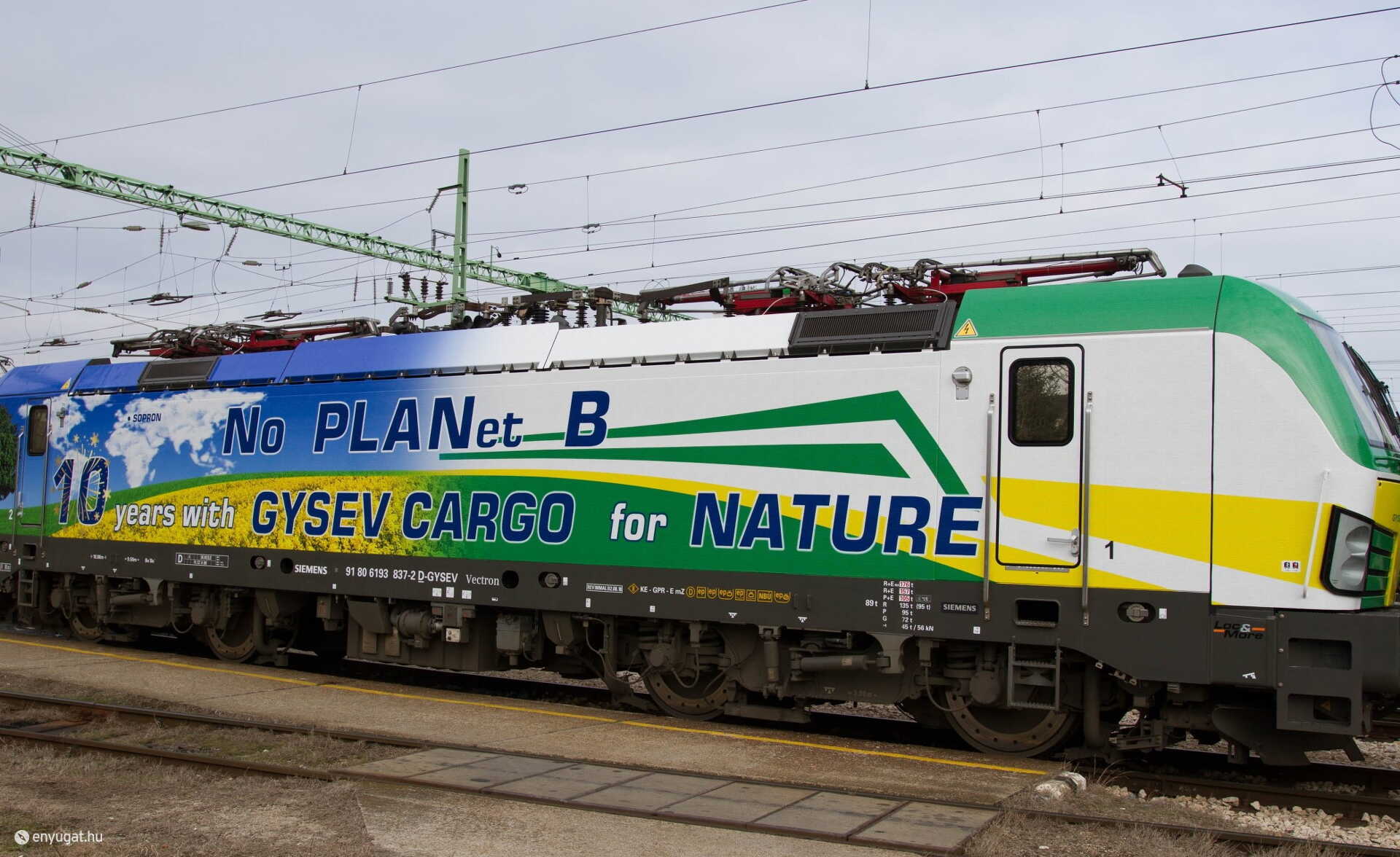 Matricázott mozdonnyal ünnepli 10 éves fennállását a GYSEV CARGO Zrt.