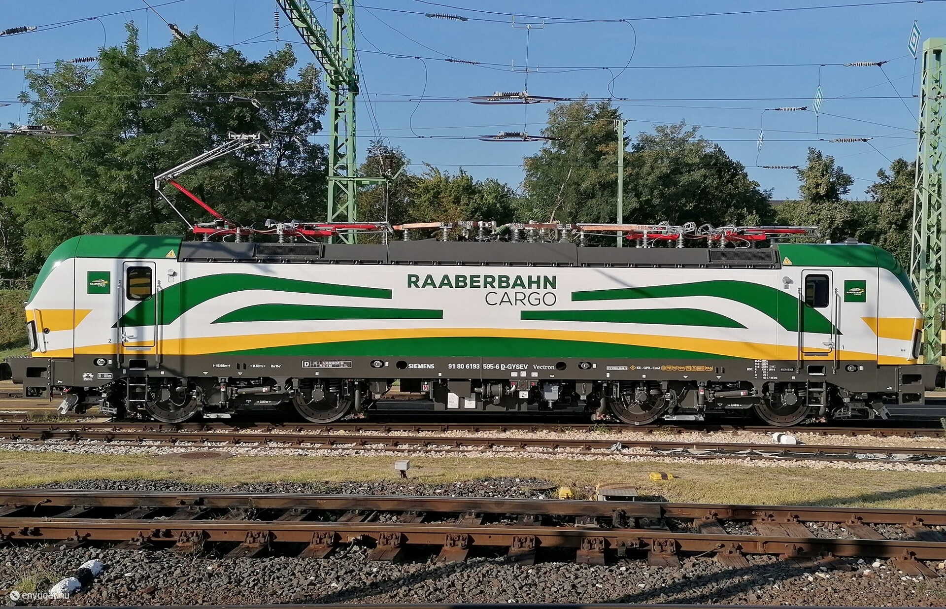 Forgalomba állt a GYSEV Cégcsoport legújabb Siemens Vectron mozdonya