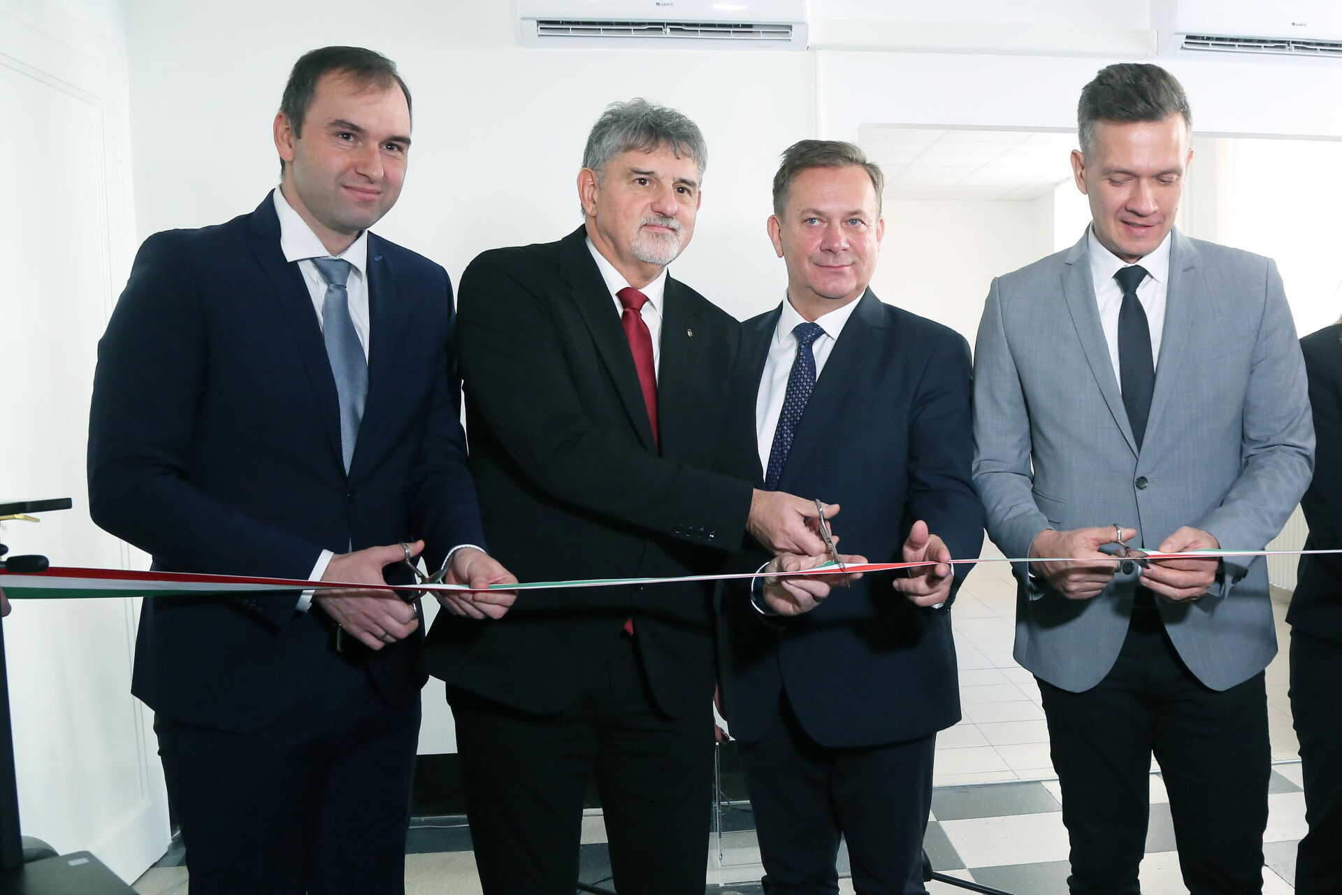 Átadták a Győr-Moson-Sopron Megyei Kormányhivatal Kiss János utcai ...