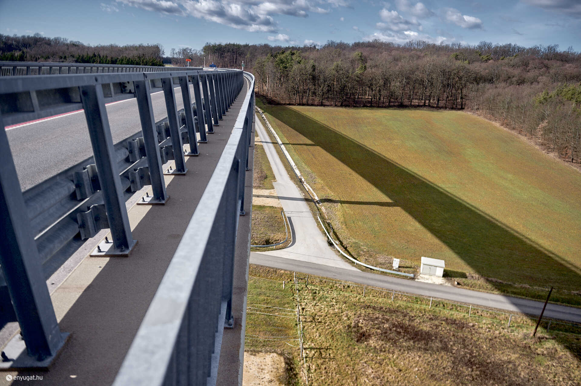 Ilyen a kilátás az ország egyik leghosszabb viaduktjáról, Vasszentmihálynál