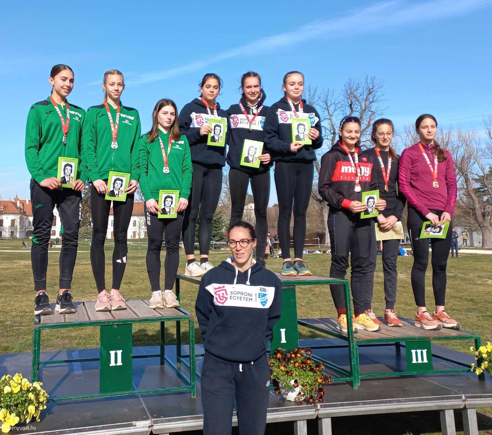 Fényes érmek a SMAFC atlétáitól