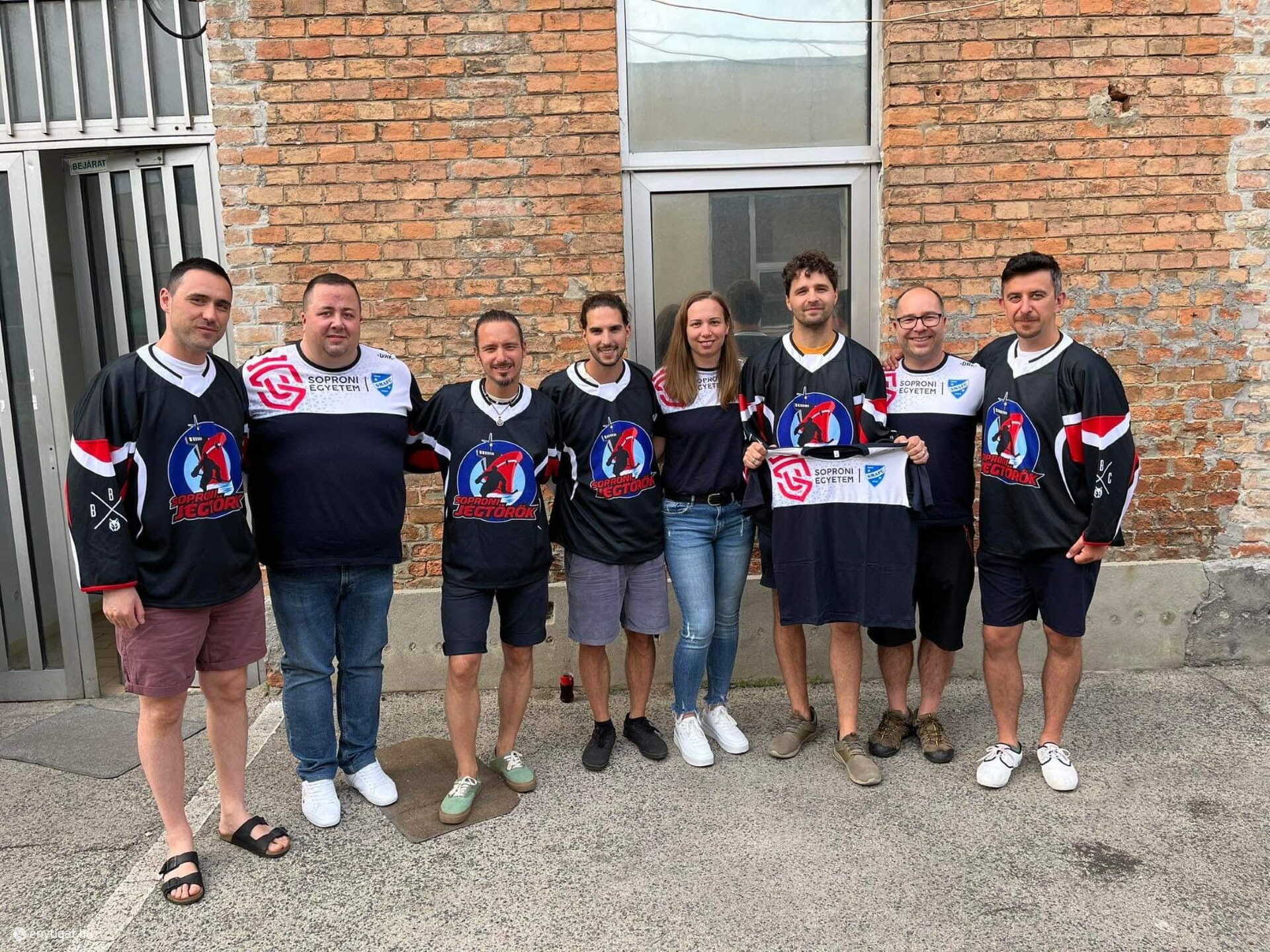 Bagossyékkal mennének a Jégtörők a soproni jégre