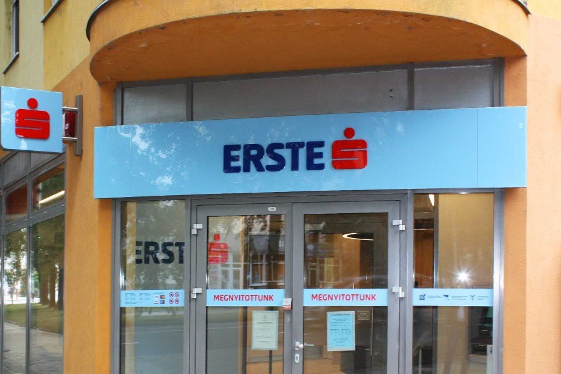 Az Erste Bank 13 százalékos áremelést hajt végre a lakossági ...