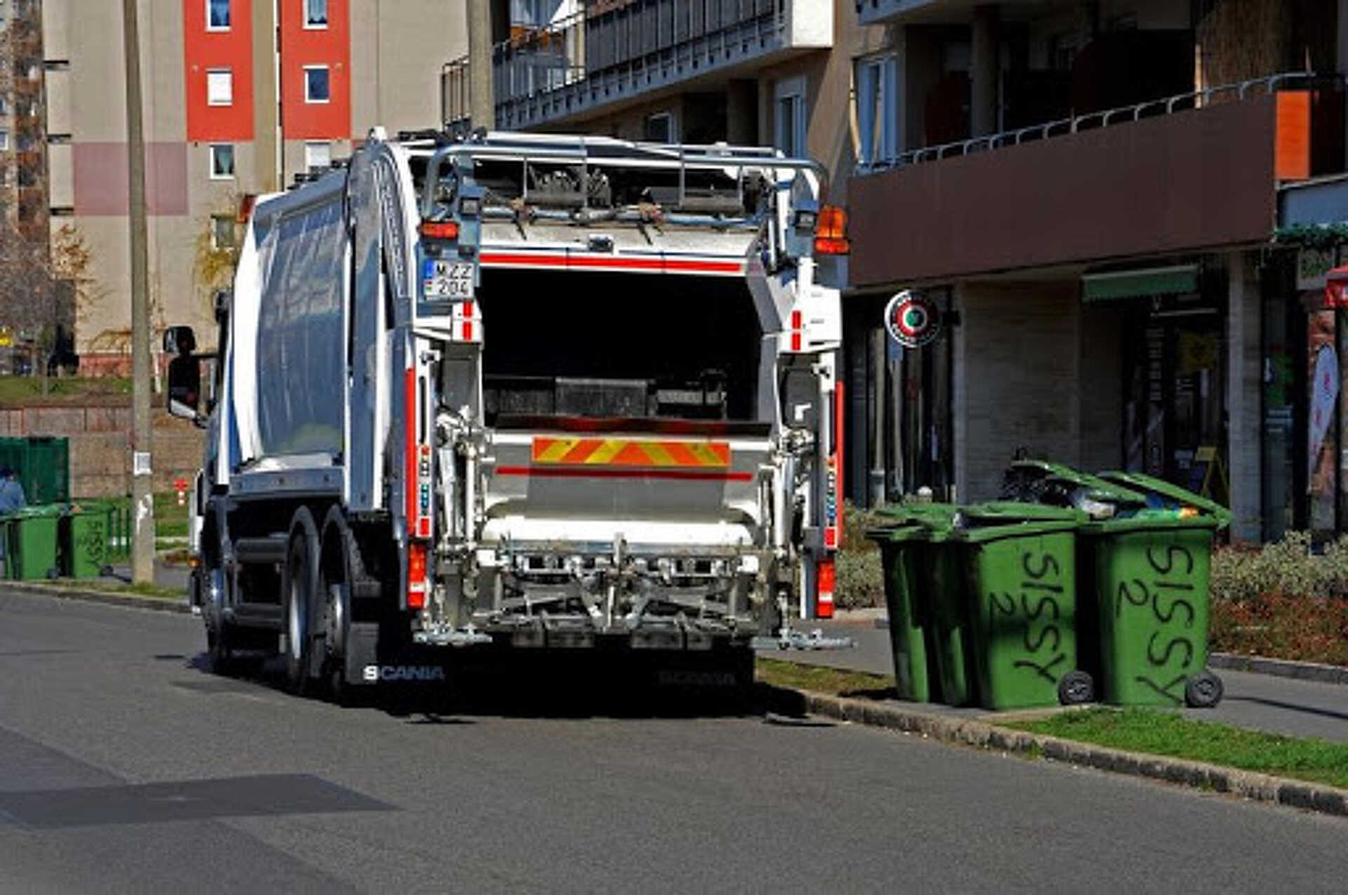 Elütötte a kukás autó, meghalt