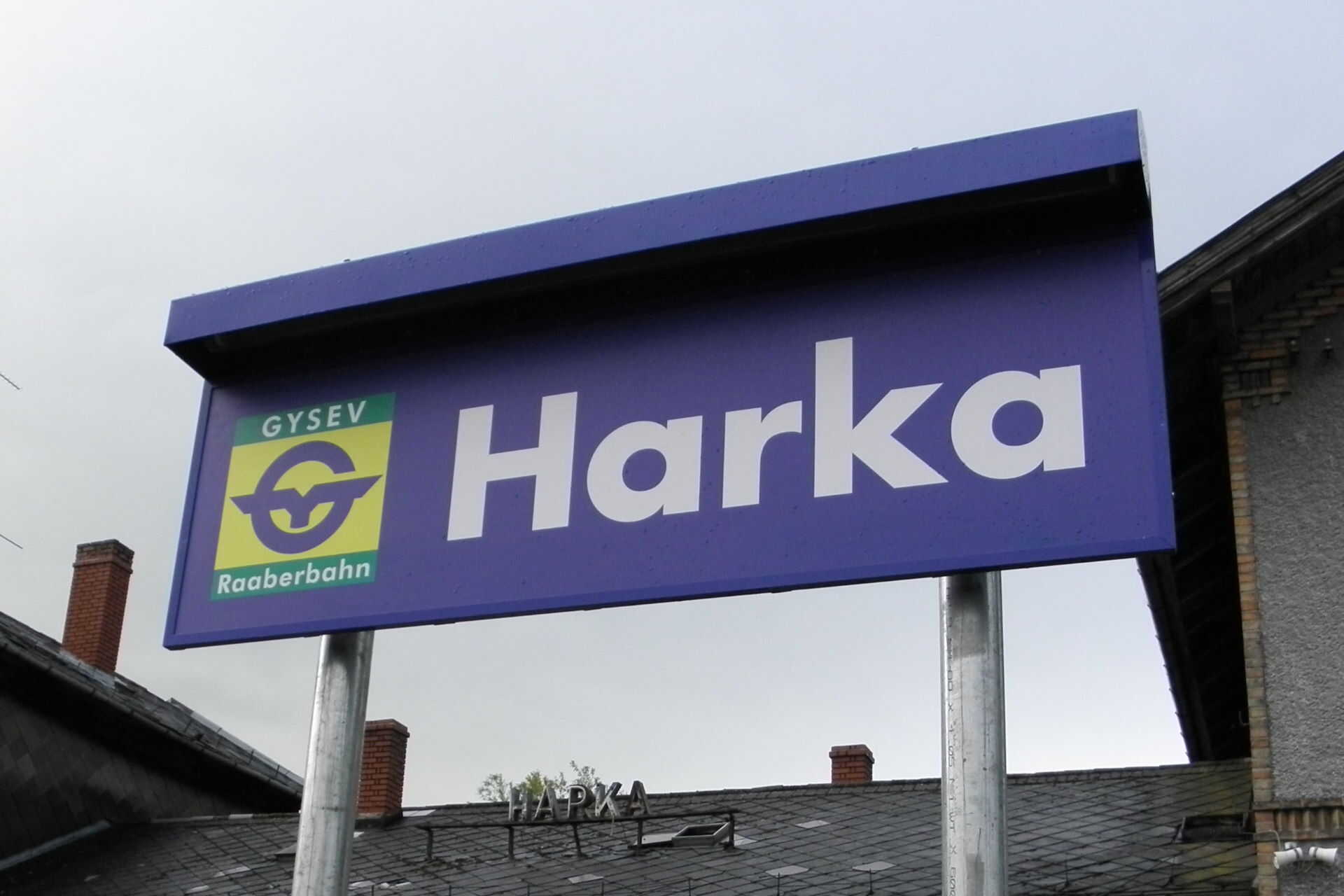 Lezárják a harkai vasútállomás melletti átjárót