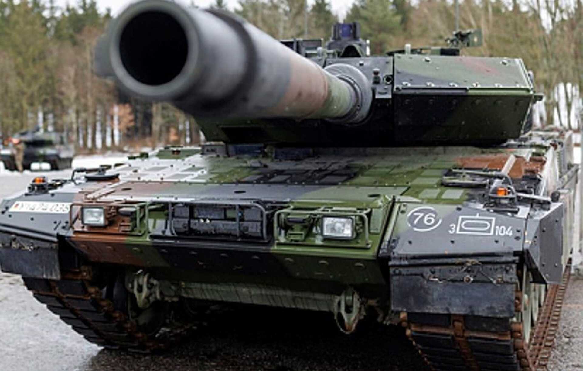 Megérkezett Tatára az első szupertank